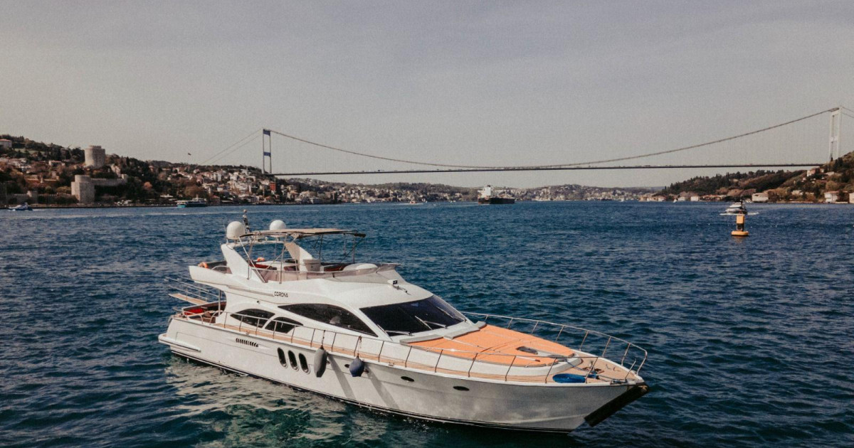 Rent a Corona yacht in Istanbul price Courage-Voyage